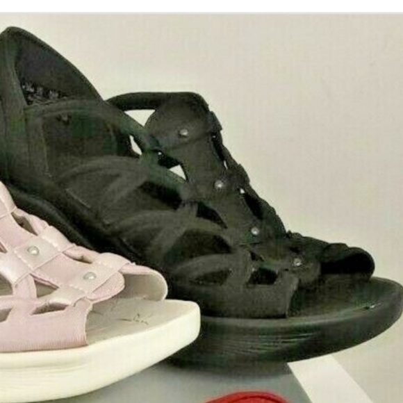 Bzees | Shoes | New Bzees Sapphire Wedge Heel Sandals Washable ...